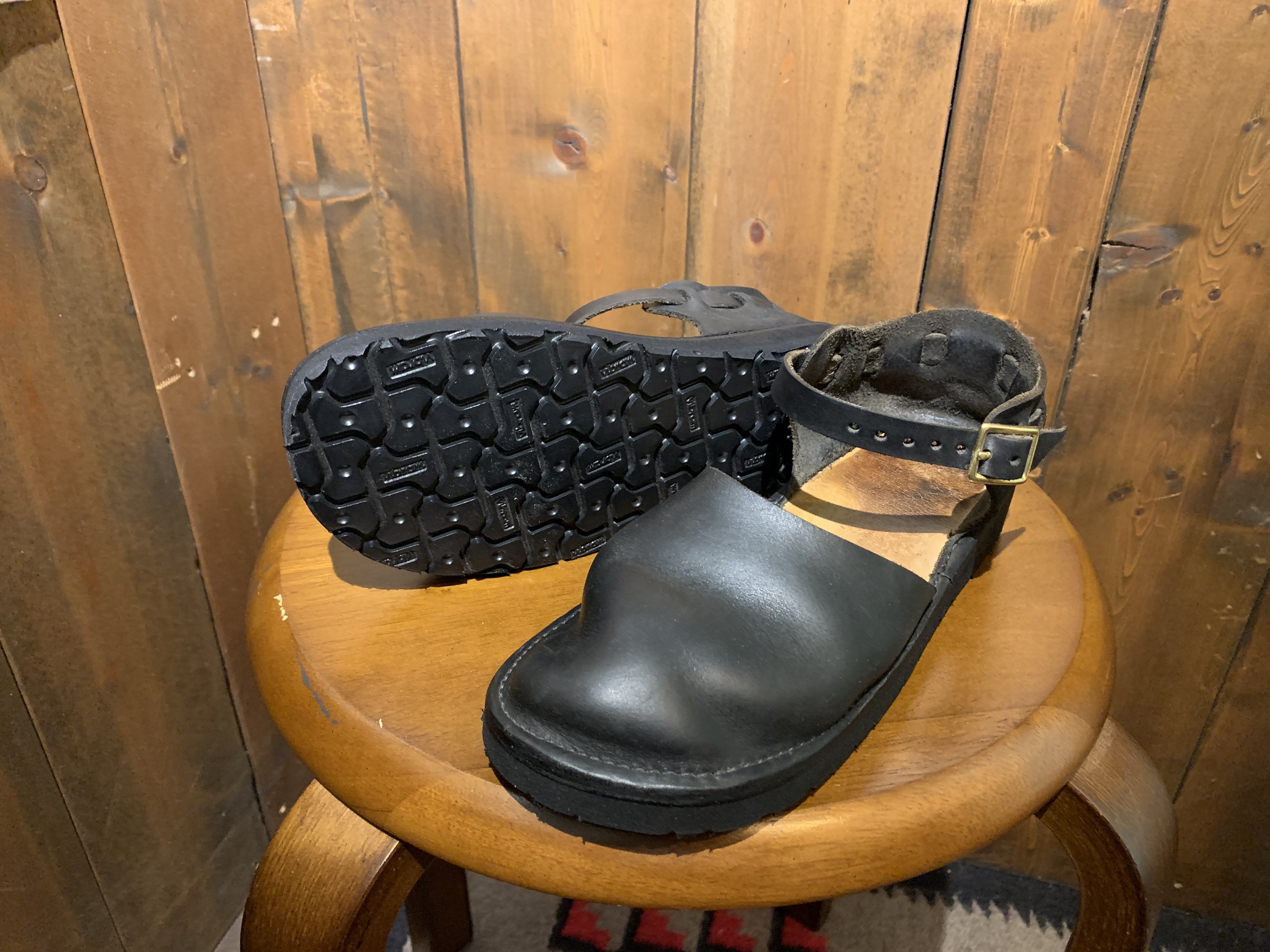 オーロラシューズ ニューチャイニーズ vibram#8327ソール交換: ソールリペア＆カスタム RED CLOUD