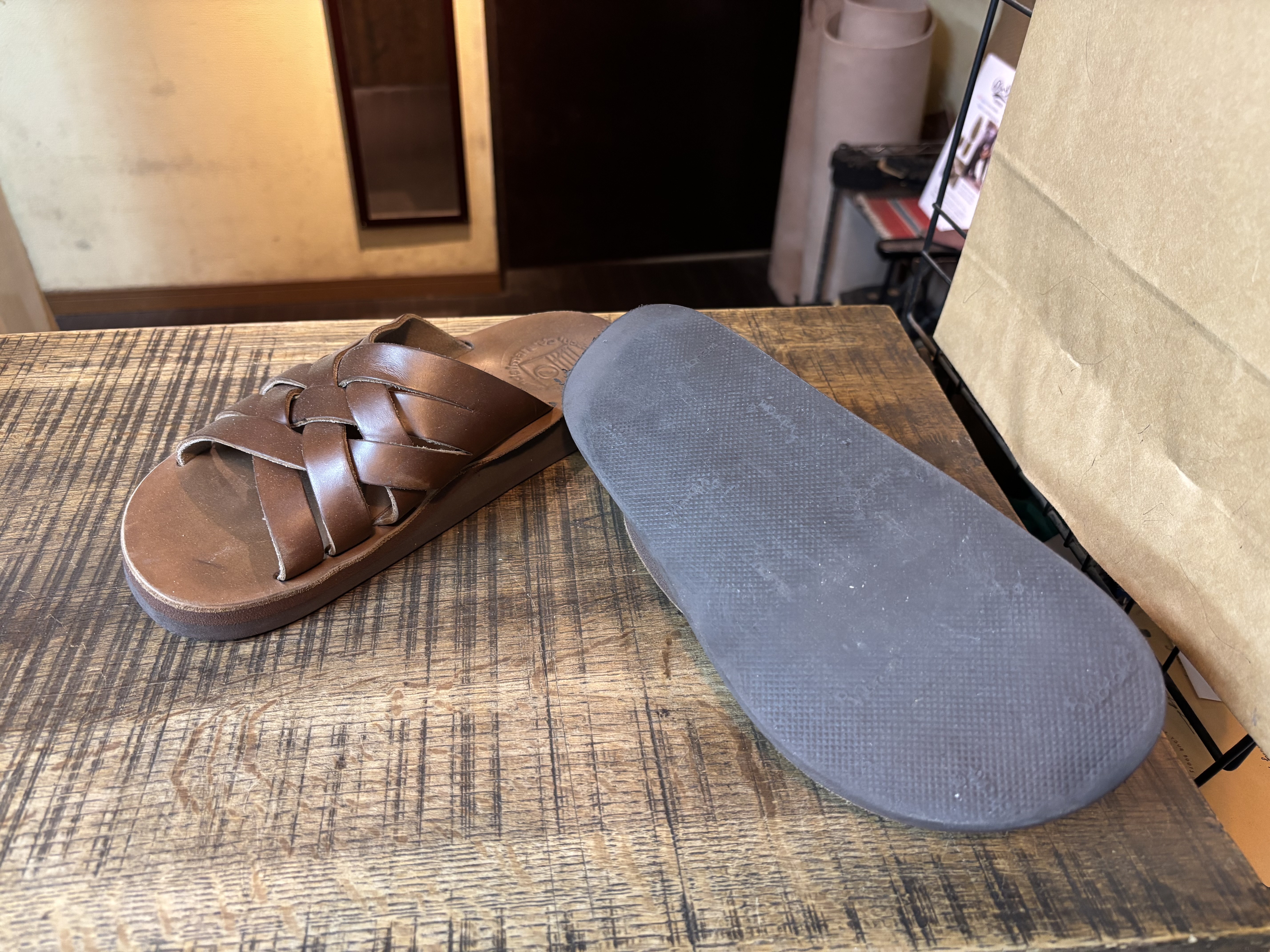 レインボーサンダル / サンダルマン vibram#8327ソール交換: ソールリペア＆カスタム RED CLOUD