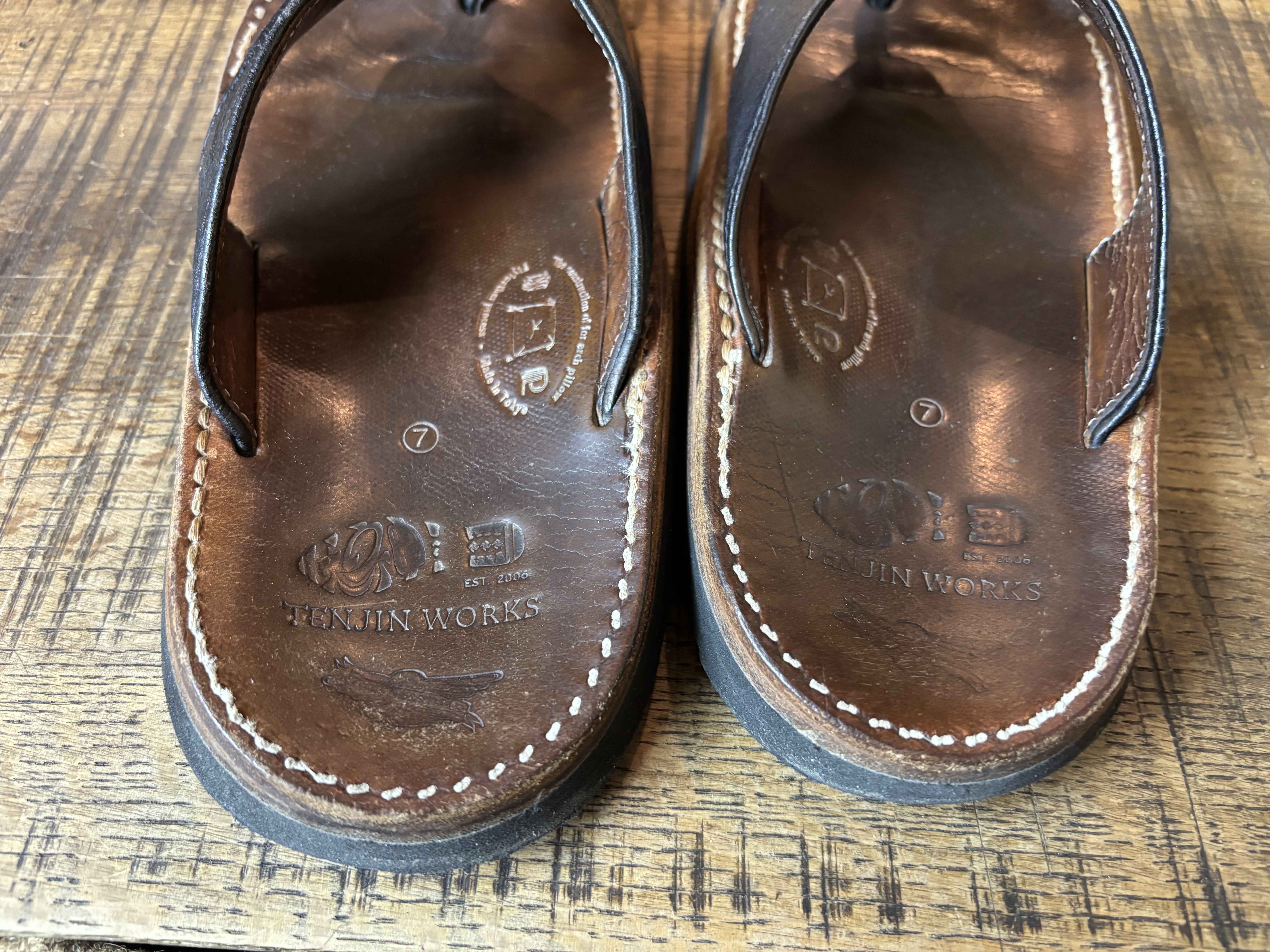 TOKYO SANDAL × 天神ワークス トングサンダル vibram#8327ソール交換: ソールリペア＆カスタム RED CLOUD