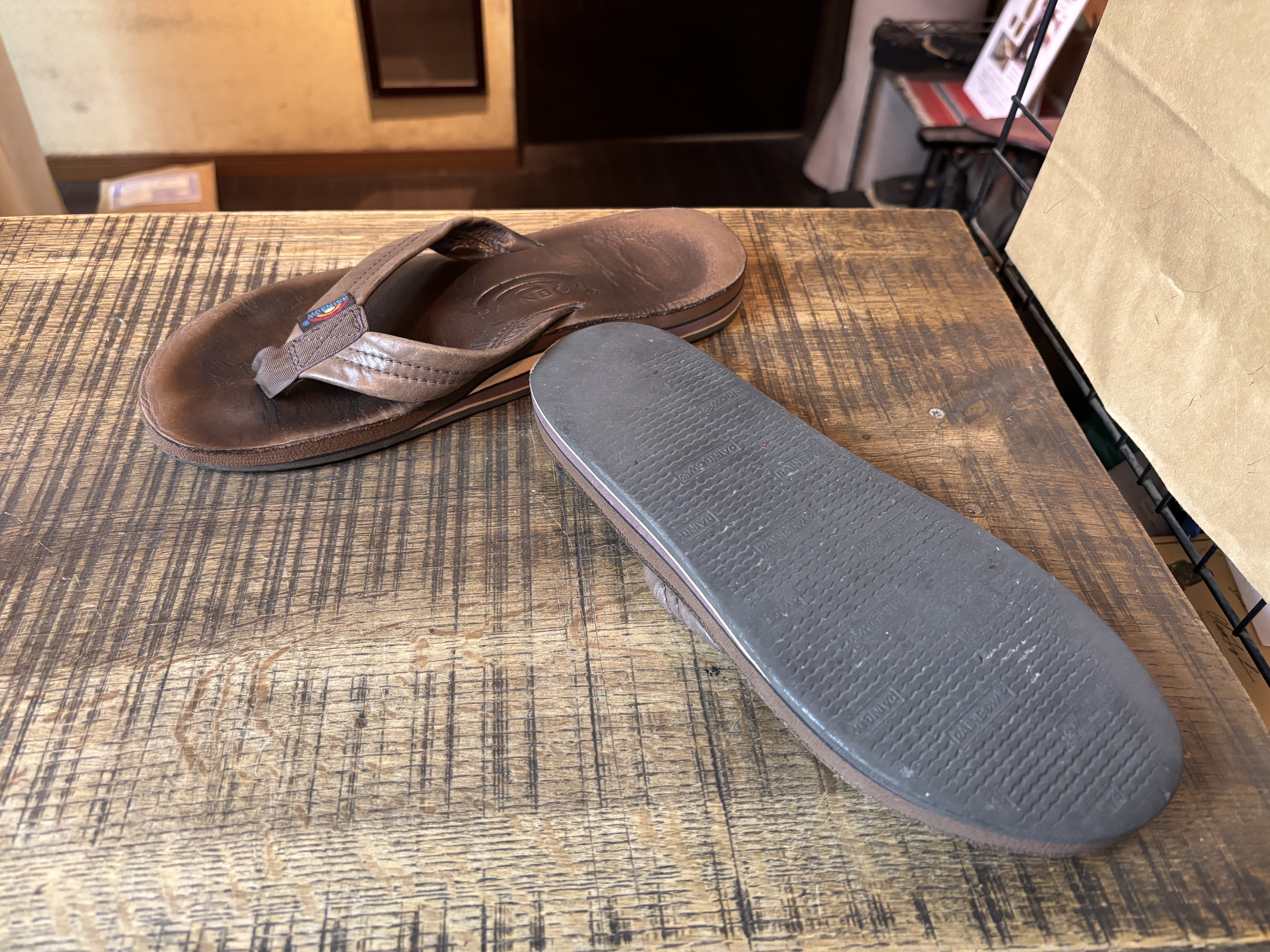 レインボーサンダル / サンダルマン vibram#8327ソール交換: ソールリペア＆カスタム RED CLOUD